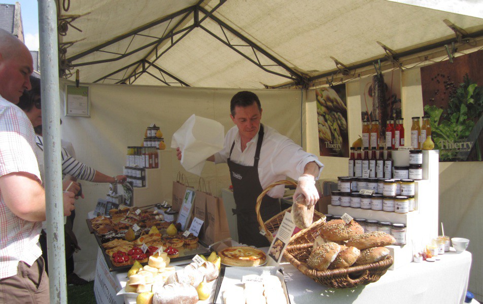 SPALDING HOLDS FESTIVAL OF FOOD AND DRINK