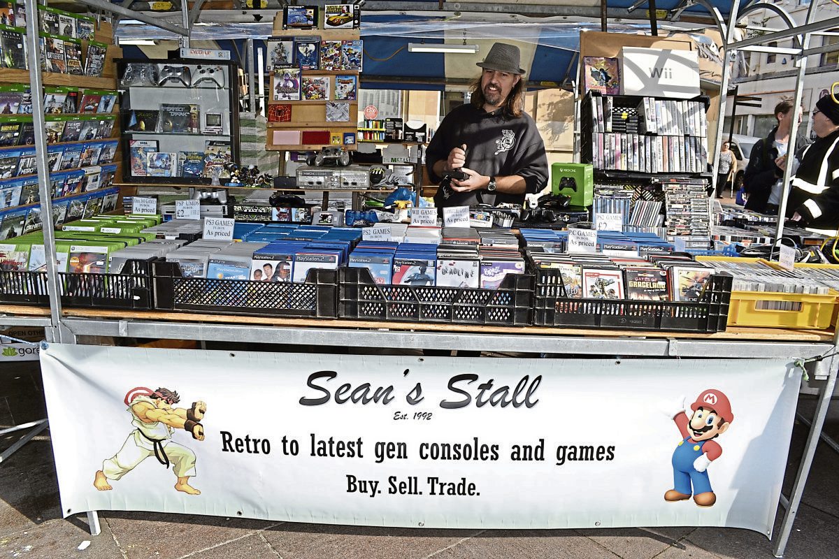 Sean’s new banner helps attract customers to his stall